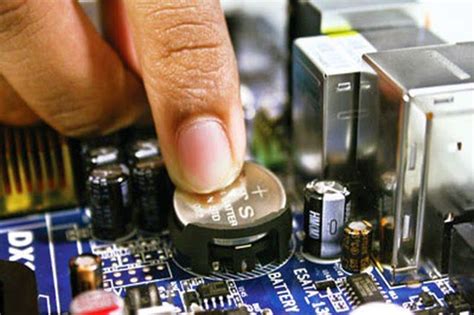 Penggantian Baterai CMOS Motherboard PC
