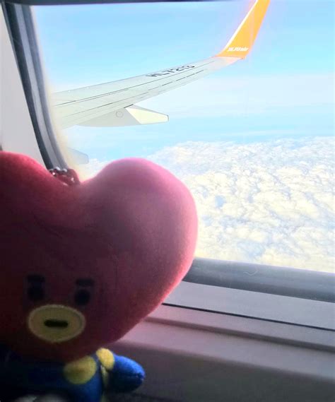 Bts Community Post テテおはよう🐻 素敵な日を過ごしましたか 昨日、センイルに韓国入りしました。 ぼっちじゃないから