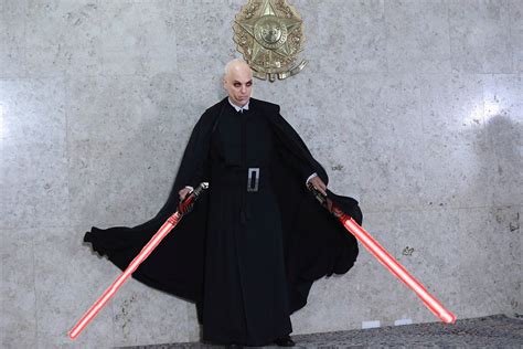 Musk compara Moraes Voldemort Lord Sith e papel higiênico Veja