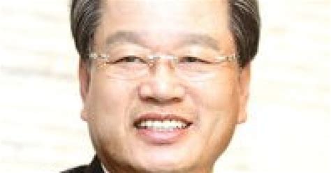 권혁운 아이에스동서 회장 친환경·기능성 제품에 주력