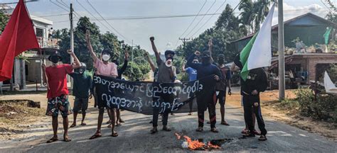 လောင်းလုံးတွင် အကသ ကျောင်းသားများ ဖက်ဆစ် စစ်ကောင်စီ တော်လှန်ရေး ဆန္ဒပြ Khit Thit Media