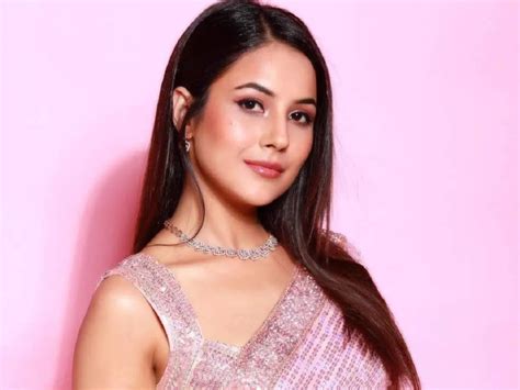 shahnaz gill reached lalbaugcha to see raja ‘siddharth shukla