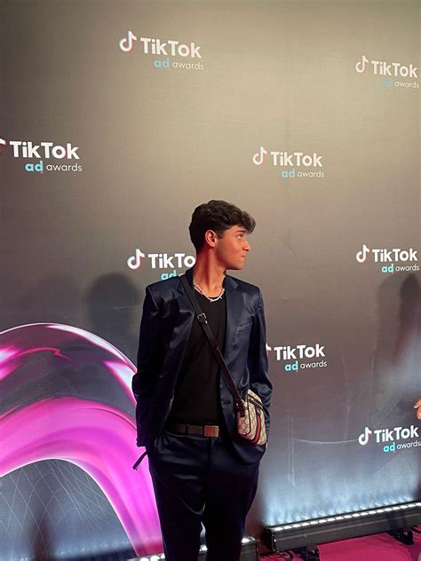 Nilson Neto Saiu Lista De Artistas Mais Assistidos Da 2º Edição Do Tiktok Awards 2022 Revista