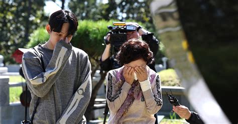 故 최진실 15주기 추모하는 어머니와 아들