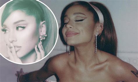 Ariana Grande Happy Face