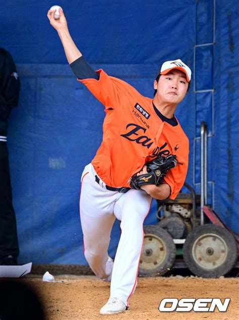 1군 캠프 생존 정우주 불펜피칭