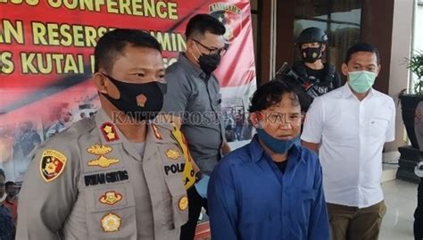 Pria Yang Dikira Jenazah Anggota FPI Tersenyum Itu Stres