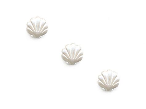 Pearlescent Shell Shaped Buttons White 076 Deramores