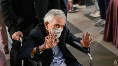 Daim Zainuddin Didakwa Tidak Isytihar Harta Libatkan 38 Syarikat 25