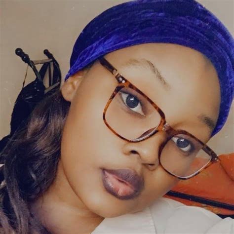 Mouna Mounamahamadou • Threads Say More