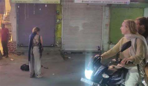 Rajasthan News विदेशी महिला पर्यटक ने नशे की हालत में की अश्लील