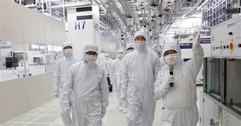 급격히 얼어붙은 투자 심리 투자 엔진꺼지는 한국 경제 장기침체 늪에 빠지나