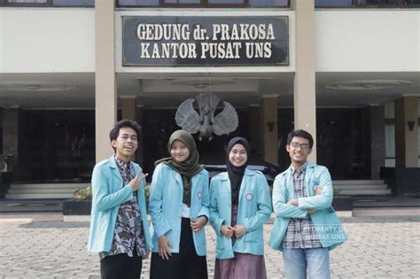 UNS Borong Gelar Di Kompetisi Debat Berbahasa Indonesia Mahasiswa FKIP