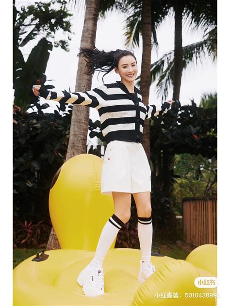 43岁张栢芝真实状态曝光 低胸裙晒曲线腰臀黄金比例掀话题 星岛日报