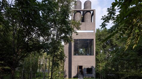 Dezeen Debate Features A Wonderful And Powerful Execution Of Space