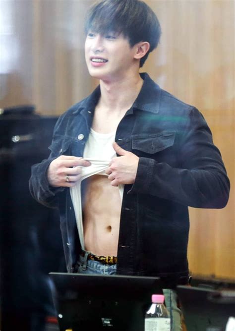 Kpop Bulge Grab