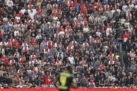 Video Ajax Hooligans Bestormen Ingang Arena Soccernewsnl
