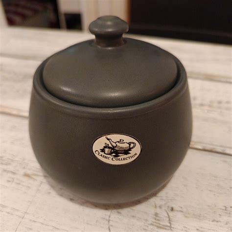 Sockerburk burk i keramik med lock classic c Köp på Tradera