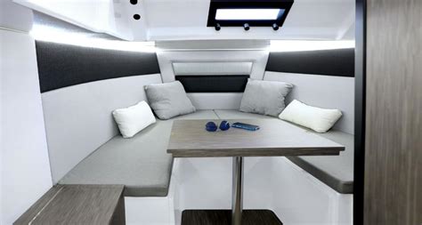 2024 Ranieri NEXT 275 LX Motorcruiser Kaufen YachtWorld