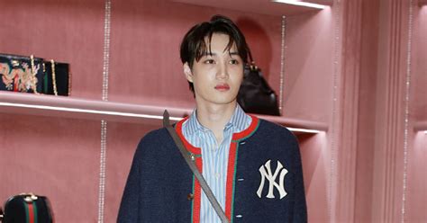 엑소exo 카이 머리부터 발끝까지 복고풍