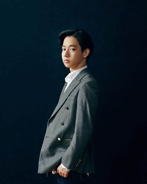 片岡千之助さんのインスタグラム写真 片岡千之助instagram「舞台の初日、千穐楽には スーツを着用します。 また襟ものを着て楽屋に