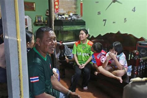 ผู้ว่าฯ ชุมพรให้กำลังใจญาติแรงงานในอิสราเอล พบมี 7 ราย