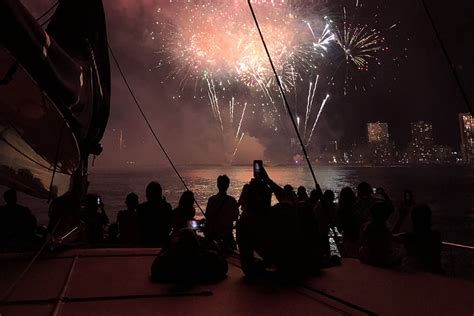 하와이 와이키키 불꽃놀이 카타마란 요트 투어 투어티켓 예약ㅣ데이오프