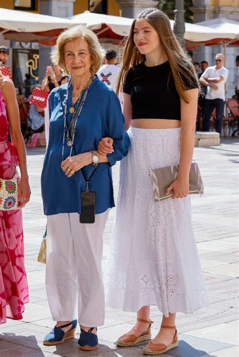 Infanta Sofias Style In Mallorca Surprise With A Crop Top And Skirt