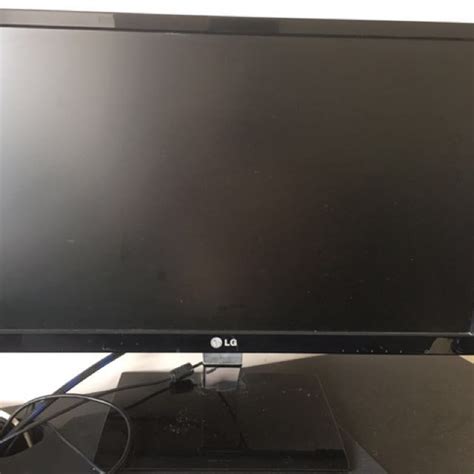 Lg 23 Flatron E2360 Monitor 電腦＆科技 電腦周邊及配件 電子屏幕 Carousell