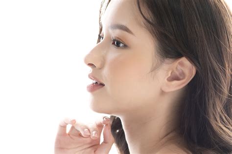 鼻を高くしたい方必見！自力で鼻を高くできる可能性がある方法をご紹介｜金沢の美容整形・美容外科はeクリニック
