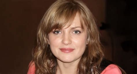 Min Styvmamma Krävde Att Jag Skulle Mata Henne Och Hennes Barn Så Jag