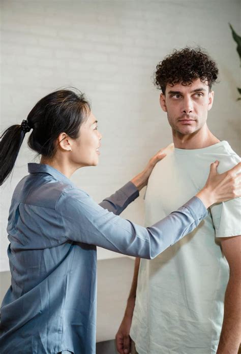 If A Guy Does These 5 Things Hes Trying To Keep You Trapped In A Toxic Relationship Teagin