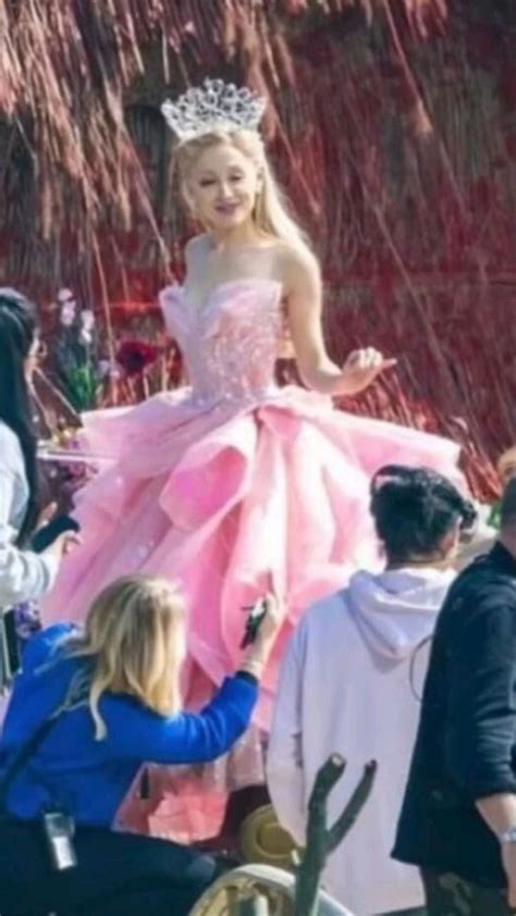 Ariana Princess 🩷🩷🫧🫶🏻🫧 Cantores Wicked Cantores Famosos