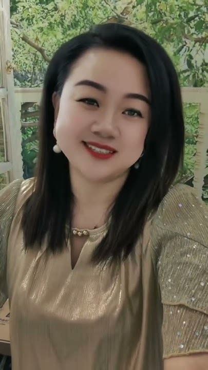 为什么男人都喜欢找少妇呢？因为女人到了三四十岁以后呀，是身体的黄金时期。有一句话是这么说的，不怕渣女玩暧昧，就怕少妇35岁。女人过了35岁以后