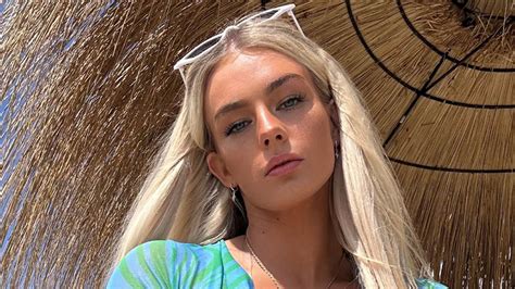 Mma And Onlyfans Star Sammy Jo Luxton Stuns In Racy Underwear Snaps As Fans Hail Ghetto