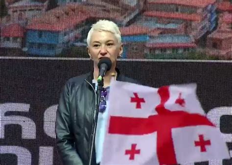 ვერასდროს წარმოვიდგენდი რომ მამაჩემის დახვრეტიდან 16 წლის შემდეგ ისევ ქუჩაში ვიქნებოდი