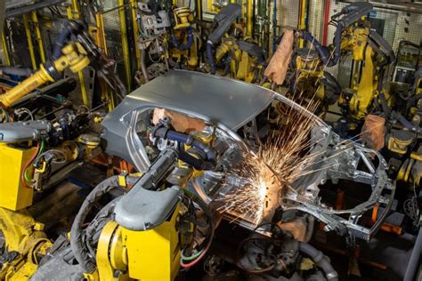 Gm To Unveil New Chevrolet Hybrids Next Year