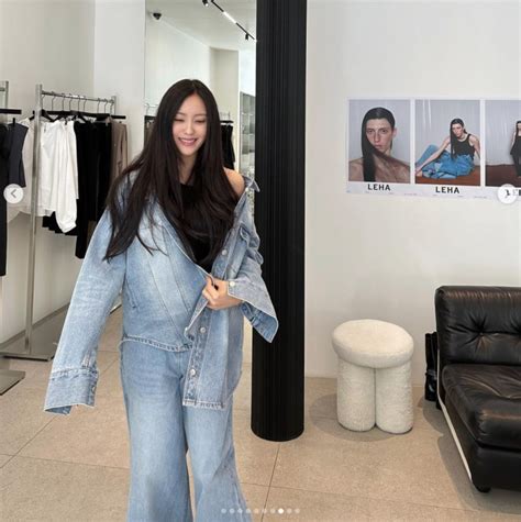 효민이 보여준 여자 톤온톤룩 청청패션 데님셋업 자켓 팬츠 코디 브랜드는 네이버 블로그