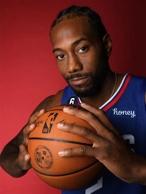 Nba官推祝快船前锋科怀 伦纳德33岁生日快乐