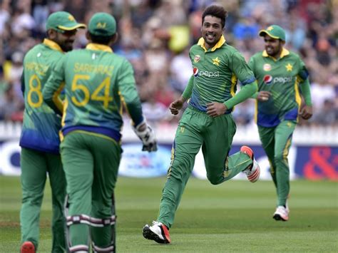 Wasim Akram Backs Mohammad Aamir To Take Pakistan Cricket Forward