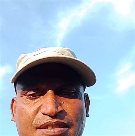 আফিয়া আমাকে যদি পছন্দ হয় মেসেজ দাও কথা বলি। বন্ধু চাই বয়স ২১ বৈবাহিক অবস্থা ডিভোর্সী