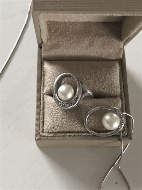 Zc Zlat Obesek Gratis In Prstan Z Briljanti In Morskim Biserom Akoya