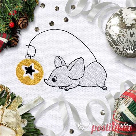 Мышка с шариком Дизайн машинной вышивки 2 размера Новогодние дизайны для машинной вышивки