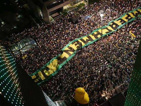 G1 Manifestantes Fazem Protesto Contra Lula E Dilma E Bloqueiam Av
