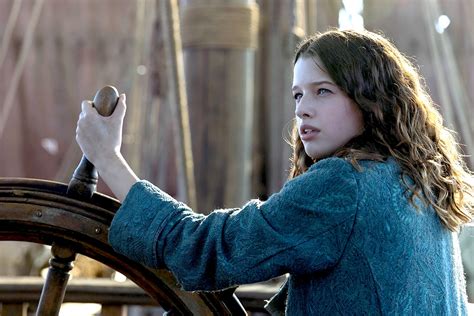 Peter Pan Wendy Reminds Adults That Growing Old Doesn T Have To Suck The Mary Sue