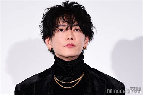 画像29 44 佐藤健、車を運転するオフショット公開 助手席からの横顔に「ずっと眺めていたい」「恋人気分になれる」の声 モデルプレス