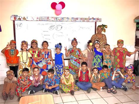 Escuela Bilingüe Saint John Etnia Negra