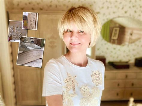 Юлия Меньшова показала как стильно украсить мебель на даче с помощью дешевой скатерти