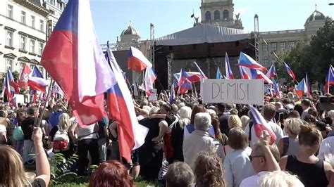 V Praze a další desítce měst se bude demonstrovat proti vládě Aktuální zprávy
