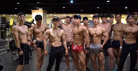 猛男健身，肌肉胸肌，激情运动视频素材文体竞技视频素材下载高清3840x1986视频素材下载凌点视频素材网编号466077